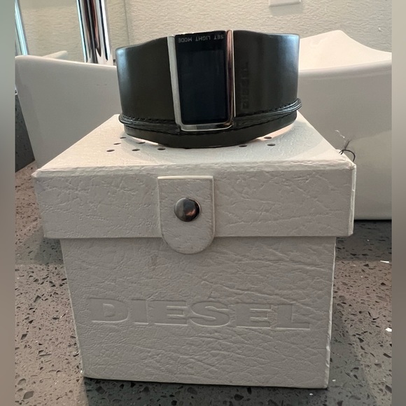 Diesel | Accessories | Diesel Mens Vintage Watch | Poshmark